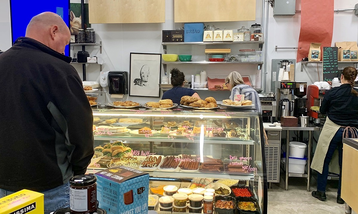 Oliver Eats Ltd. Building Community One Bite at a Time - Gonzo Okanagan ...