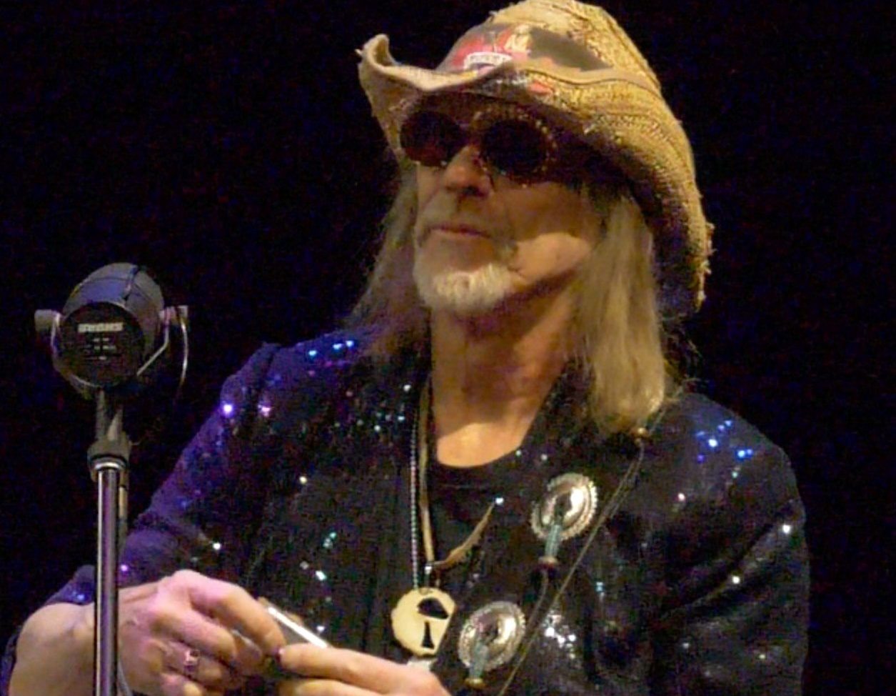 HodgePodge: I’ve never met a Charlie I did not like - Gonzo Okanagan ...